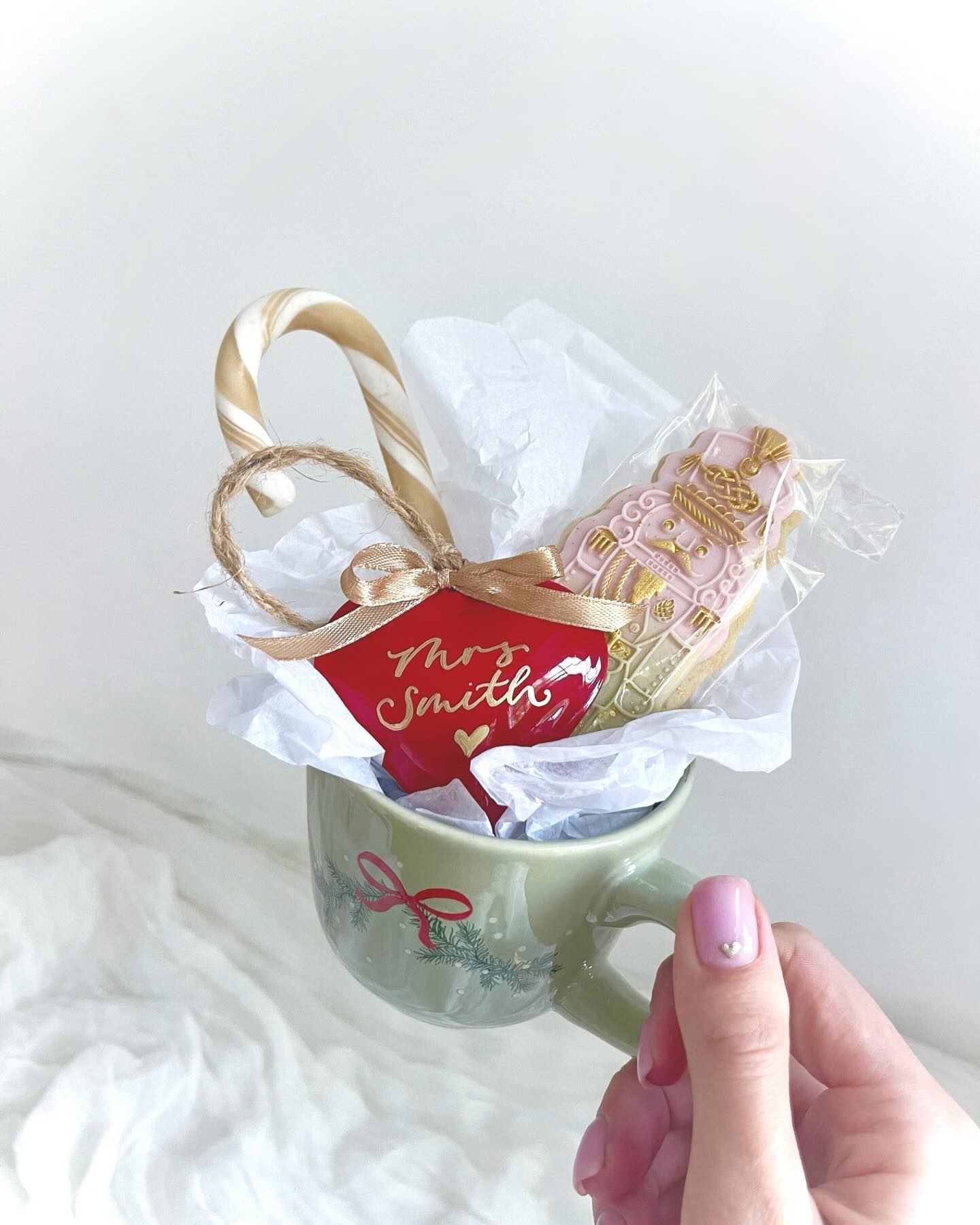 10 Easy Christmas Mug Gift Ideas: Creative and Festive Ways to Spread ...