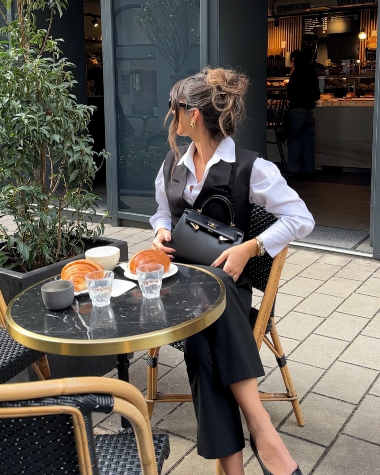 15 Cute Coffee Date Outfit Ideas: What to Wear to a Coffee Date ...